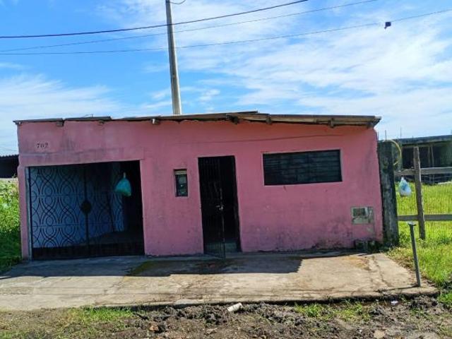 TERRENO COM DUAS CASAS PARA VENDA