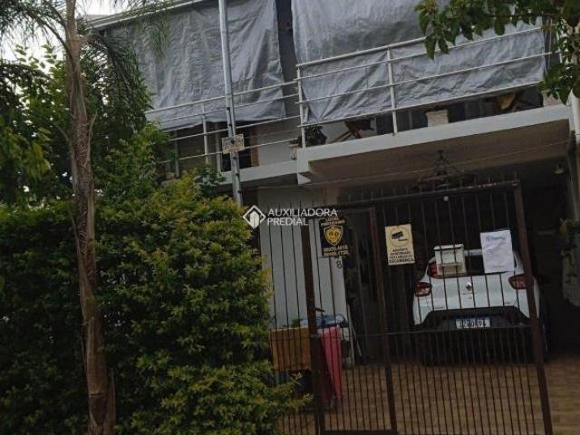 Terreno com duas casas
