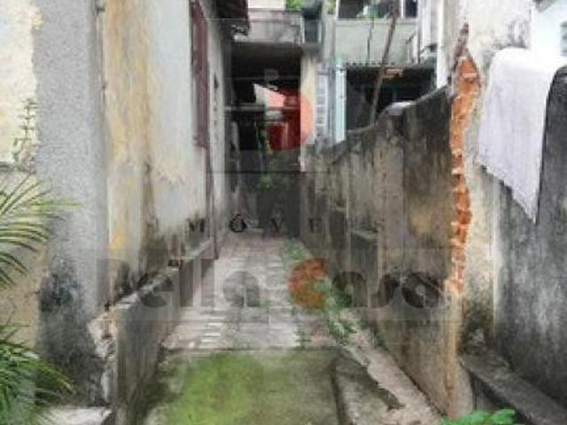 Terreno com duas entradas