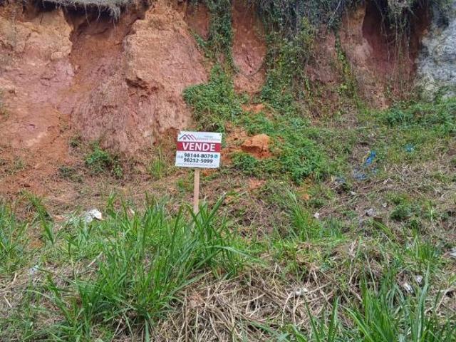 Terreno com duas frentes