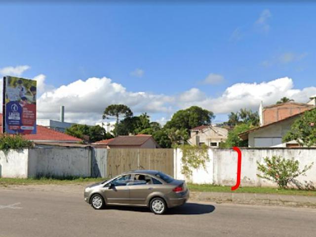 terreno com duas frentes em rua movimentada na junção entre bairros e avenidas