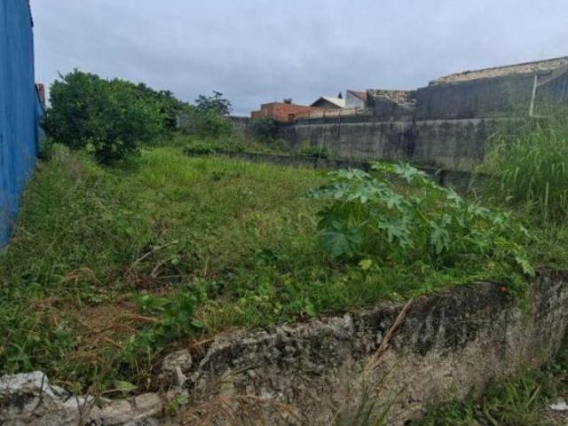Terreno com escritura à 80m do mar em Peruíbe