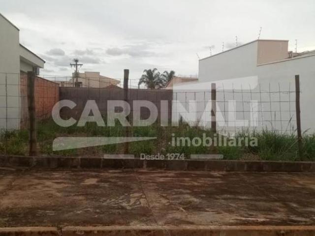 Terreno com excelente localização, próximo a supermercados e escolas