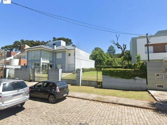 Terreno com fundo para área verde no Saint Etienne