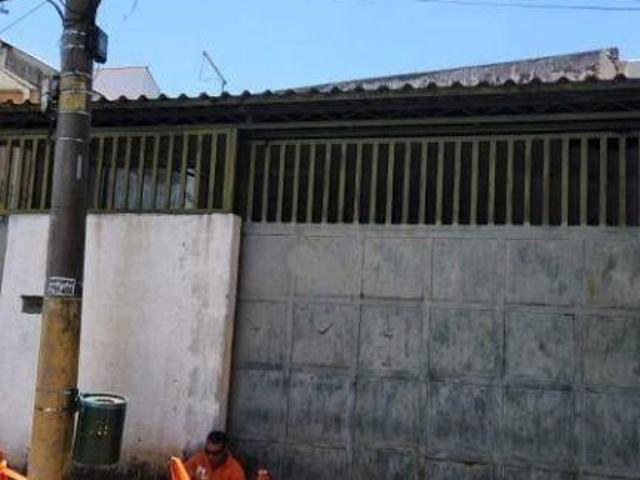 Terreno com Galpão, dá para construir predio de studios