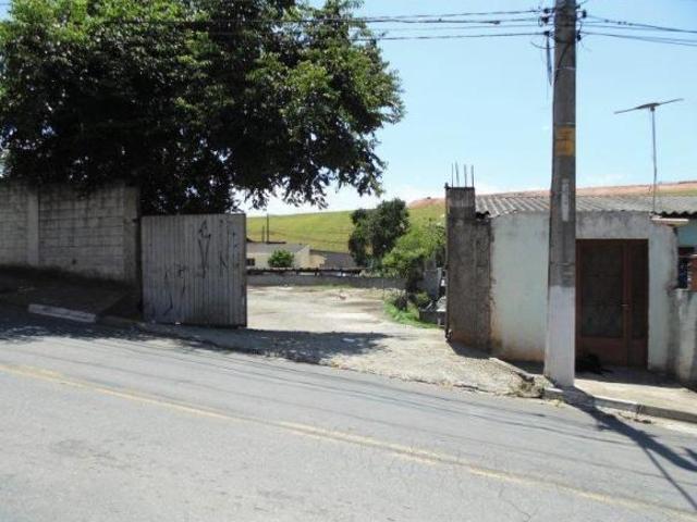 TERRENO COM GALPÃO DE 400M² A/C