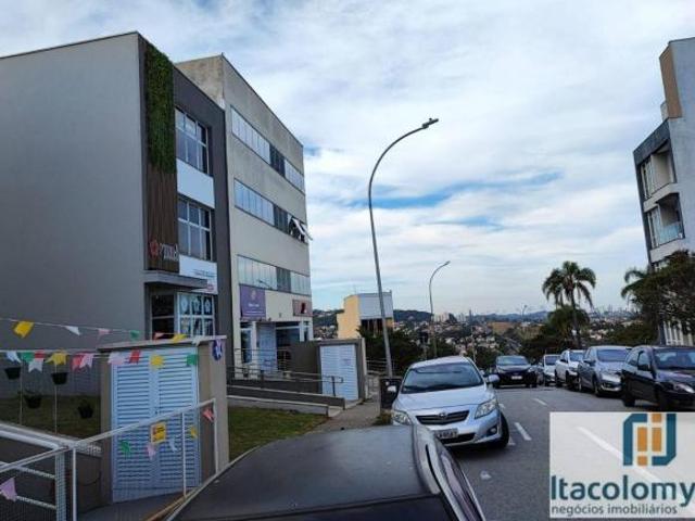 Terreno com leve aclive à venda 150 m² Alphaville