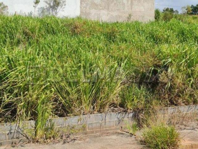 Terreno com linda vista no centro de Ibiúna!