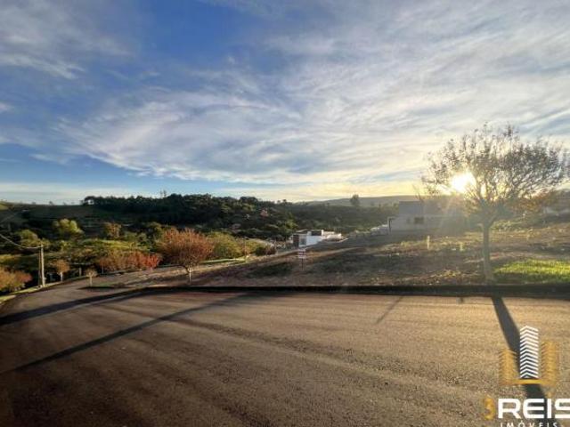 TERRENO COM LINDA VISTA NO RESIDENCIAL SOLAR DAS ÁGUAS EM SOCORRO/SP