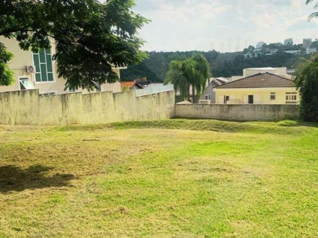 Terreno com localização privilegiada em Alphaville