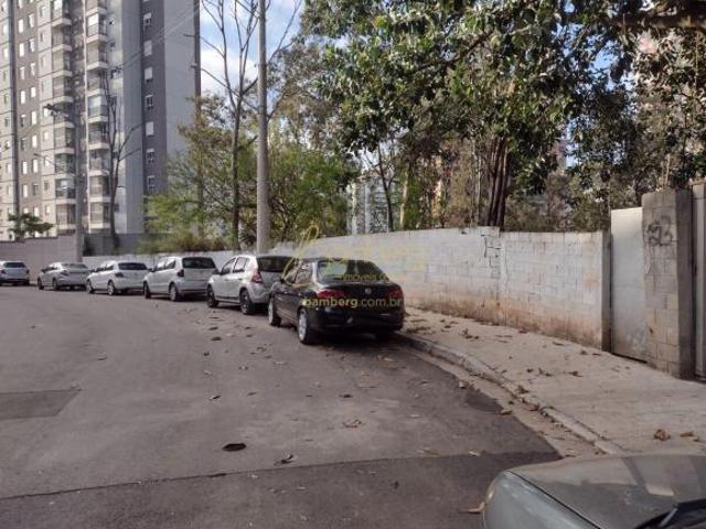 Terreno com mais de 1,1 mil m² na Vila Andrade à venda