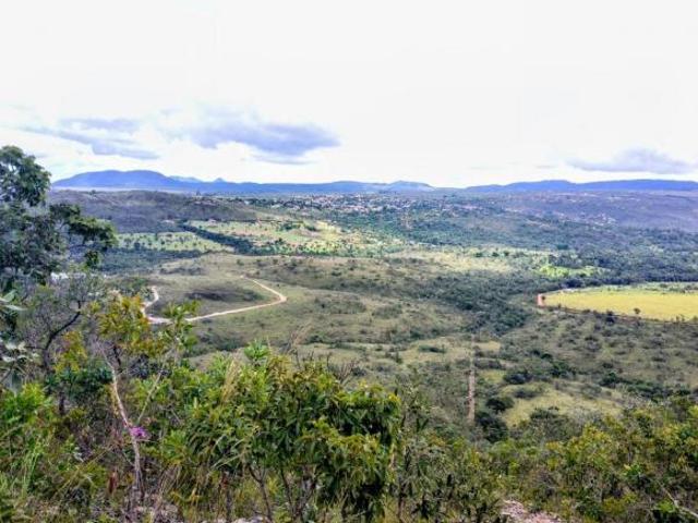 TERRENO COM MIRANTE EXCLUSIVO E NASCENTE NA CHAPADA DOS VEADEIROS