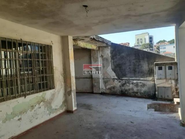 Terreno com moradia em rua sem saída bem tranquila com medidas de 8,00 x 24,00