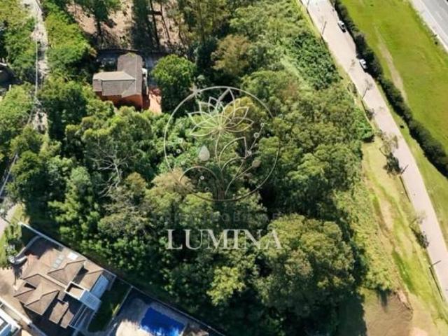TERRENO COM ÓTIMA TOPOGRAFIA NO CONDOMINIO CAPITAL VILLE ENTREGUE LICENCIADO E LIMPO!