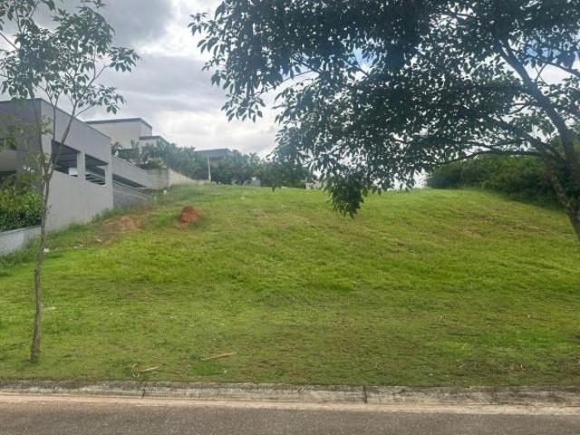 Terreno com ótima topografia á venda no Condomínio Porto de Atibaia, Condomínio Alto Padrão Atibaia