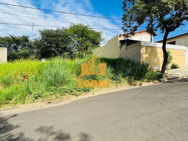 Terreno com ótima localização no Riviera de São João