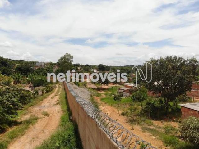 Terreno com Poço Artesiano e Lago – Forte Vocação Comercial em Curvelo
