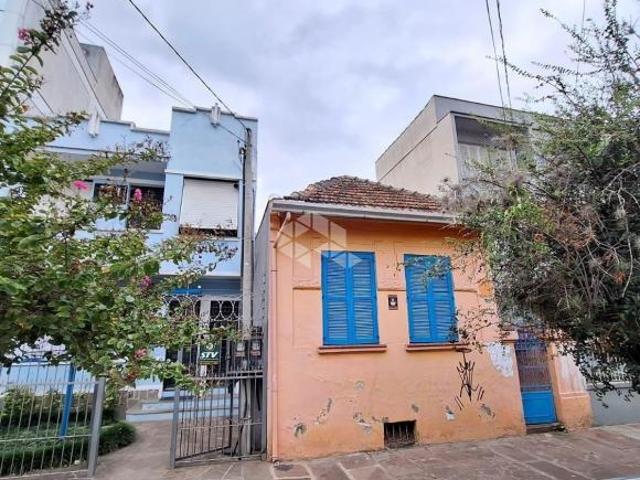 Terreno com projeto aprovado na Prefeitura, com casa de 1 dormitório no Rio Branco