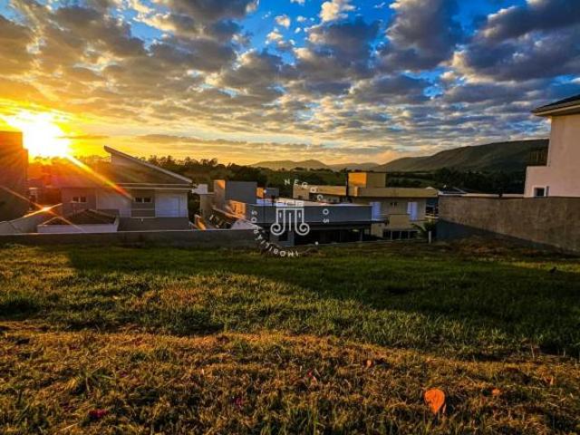 TERRENO COM PROJETO APROVADO, Á VENDA, NO CONDOMÍNIO RESERVA DA SERRA, CIDADE DE JUNDIAI SP