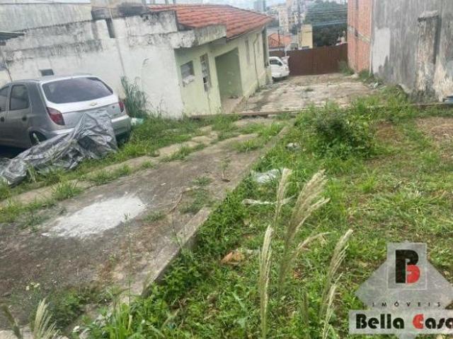 Terreno com Sobrado geminado na v. prudente prox.ao crematorio