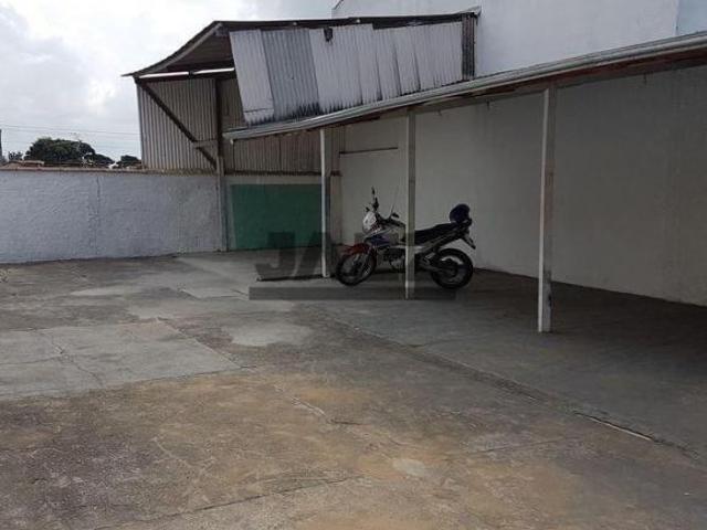 Terreno Comercial 254,7m² com Estrutura para Estacionamento no Centro