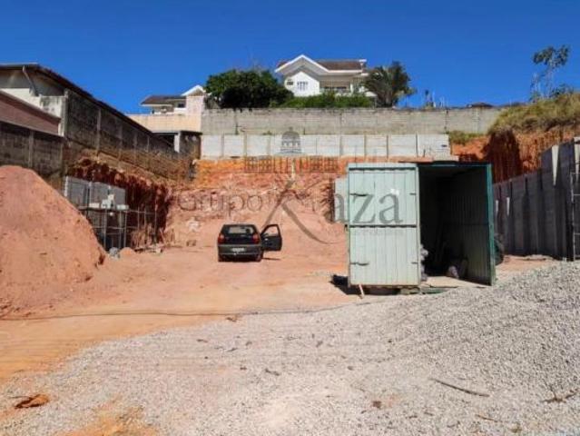 Terreno Comercial Urbanova 826m²