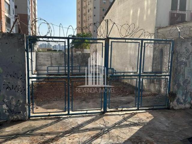Terreno comercial à venda em Vila Gumercindo, São Paulo SP. 243,00 m² de área!