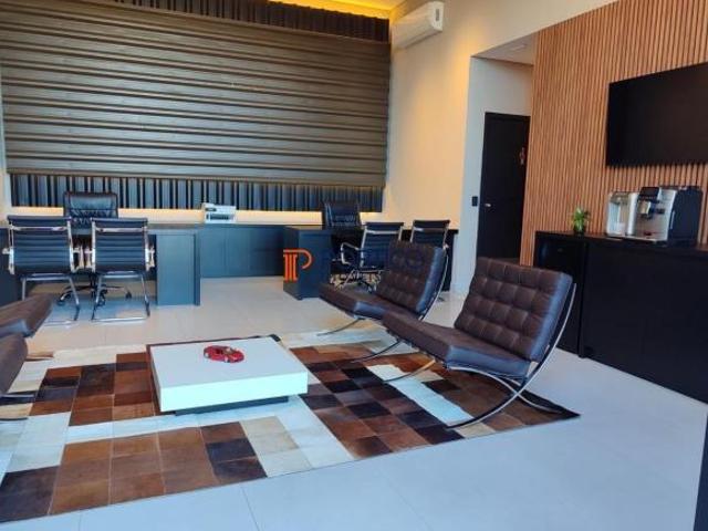 Terreno Comercial à Venda | 720 m² | Excelente Localização e Estrutura Pronta