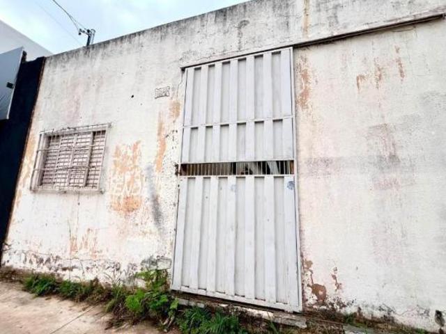 Terreno Comercial com 300m², 11 Kits, de 1 Quarto e 2 Quartos na Rua 04 B em Vicente Pires