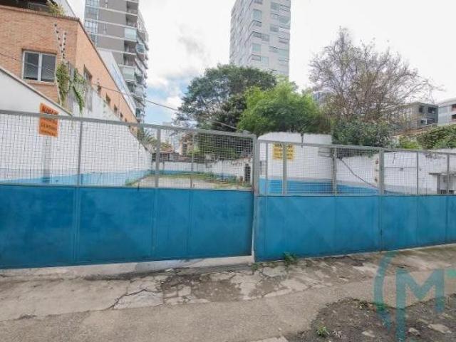 Terreno Comercial de 400m² na Vila Olímpia, São Paulo SP: Oportunidade Única de