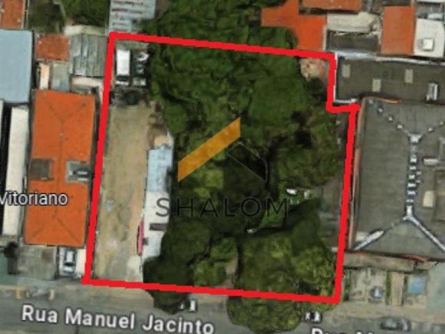 Terreno comercial de 304m² em localização privilegiada!