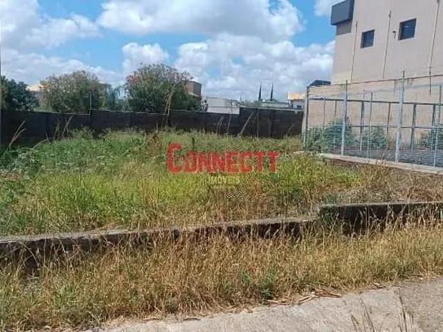 TERRENO COMERCIAL DE 360m² SENDO 12 DE FRENTE POR 30 DE FUNDO NO BAIRRO JARDIM CYBELLI