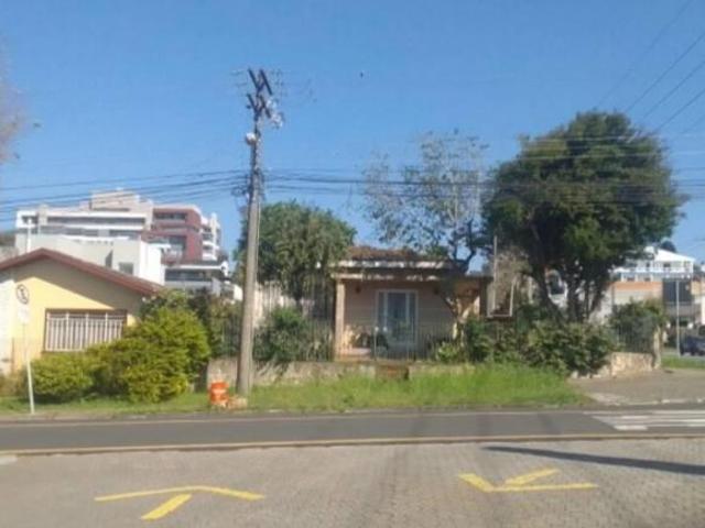 Terreno comercial de esquina na Rua Dr Roberto Barrozo