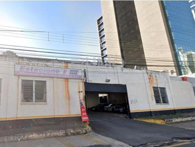 Terreno comercial de esquina à venda na região do Taquaral