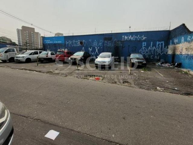 Terreno comercial de esquina com 144m2 em excelente localização em Interlagos