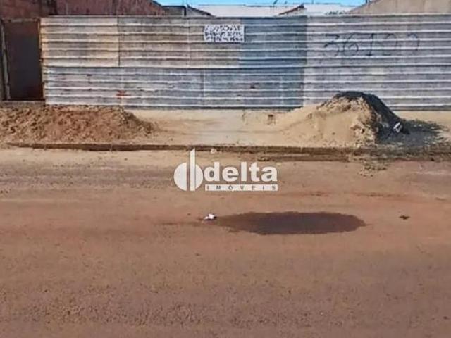 Terreno comercial disponível para venda no bairro Jardim Sucupira, em Uberlândia MG