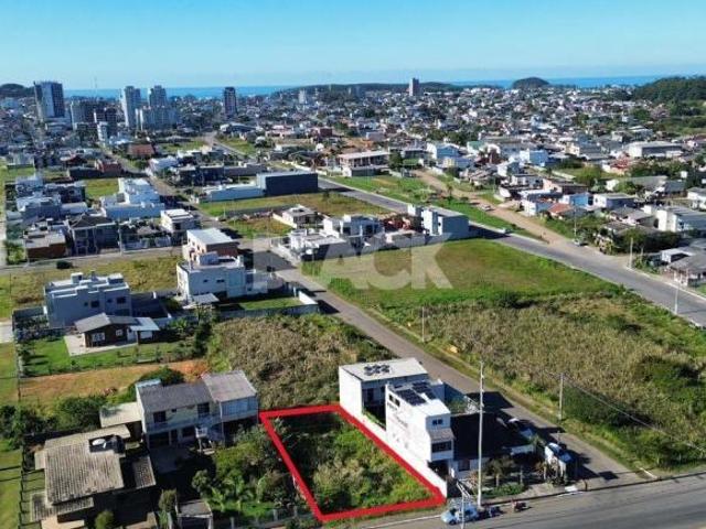 Terreno comercial em via de grande fluxo