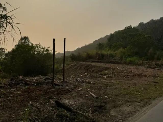 Terreno comercial escriturado com 652m² À venda na Agronômica
