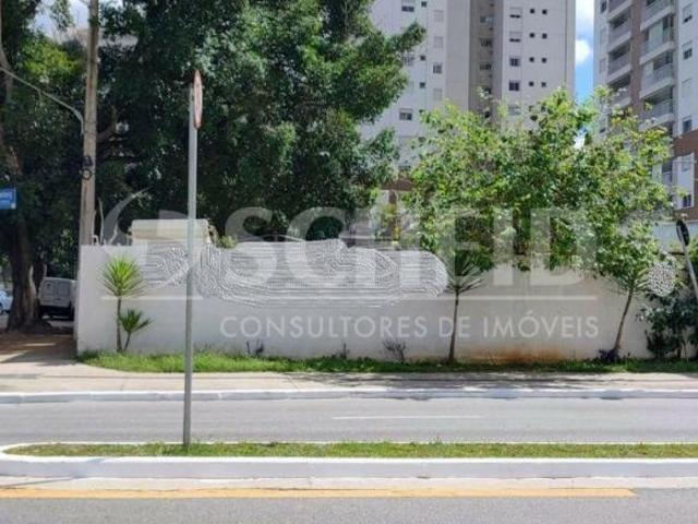 Terreno Comercial esquina Fernandes Moreira x Cecília Lottenberg Zona Mista