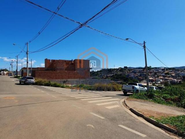 Terreno Comercial ou Residencial à Venda no Parque Petrópollis Várzea Pau.