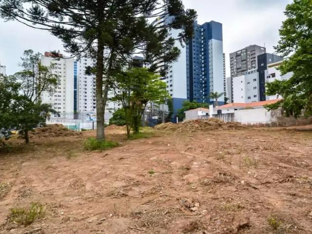 Terreno comercial para Locação em Curitiba/PR Bigorrilho