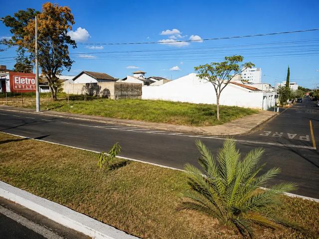 Terreno comercial para Venda em Uberlândia/MG Granada