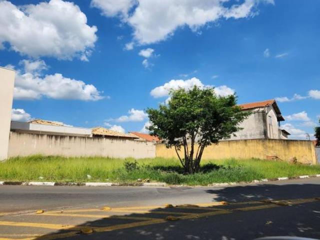 Terreno comercial/residencial com 383 m²