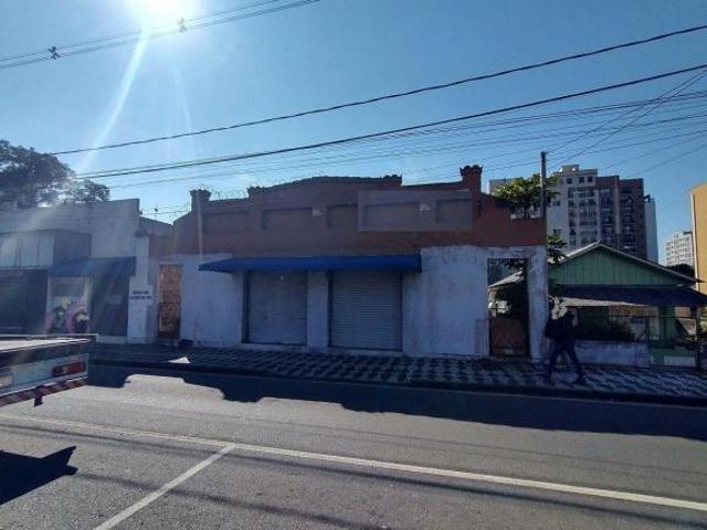 Terreno comercial/residencial em localização estratégica no Portão