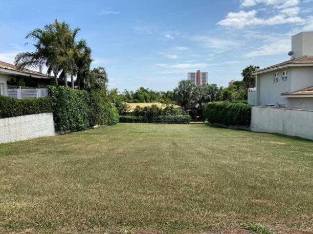 Terreno Condomínio em Araraquara
