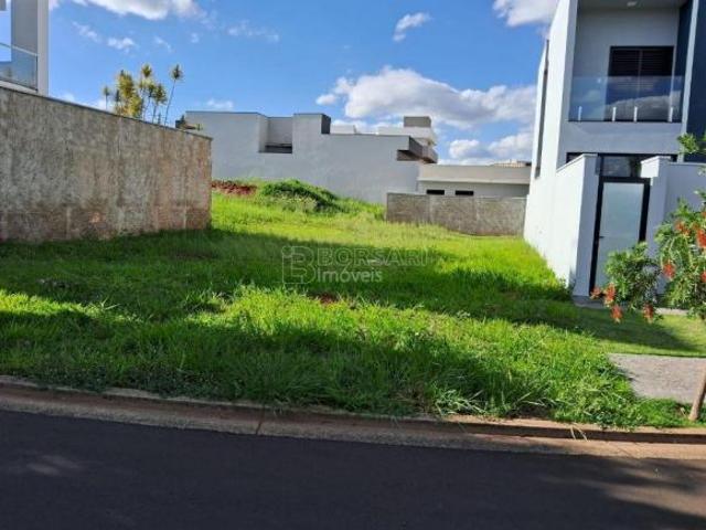 Terreno Condomínio em Araraquara