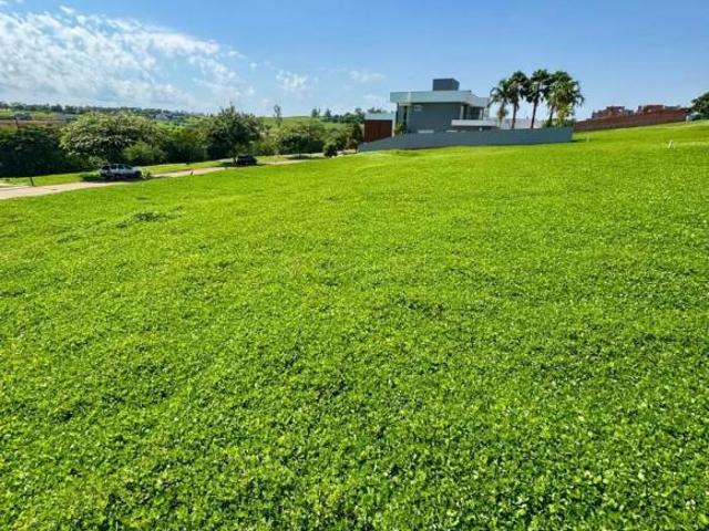 Terreno Condomínio em Maringá