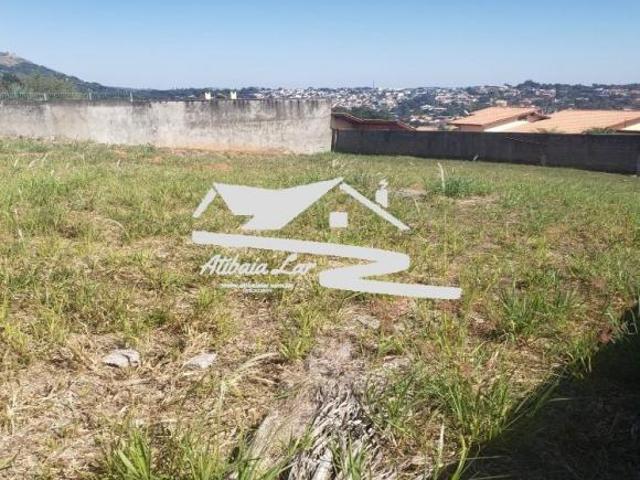Terreno Condomínio Flamboyant em Atibaia, com 1.050 m2 vista para Pedra Grande, declive em relação a