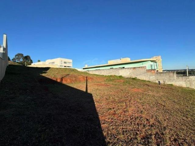TERRENO CONDOMÍNIO PINHAIS PR