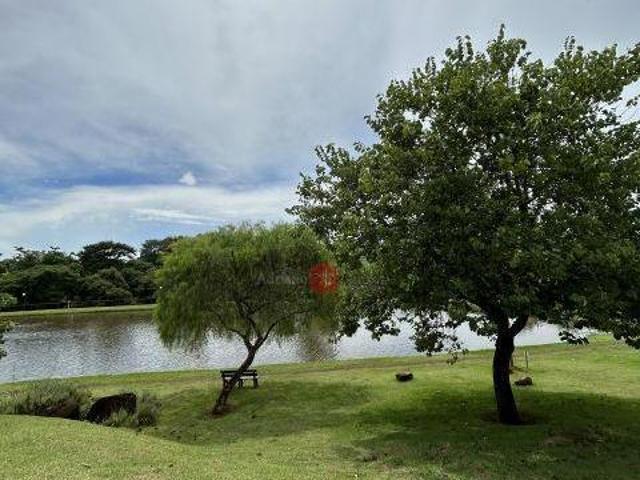 TERRENO CONDOMÍNIO ROYAL FOREST